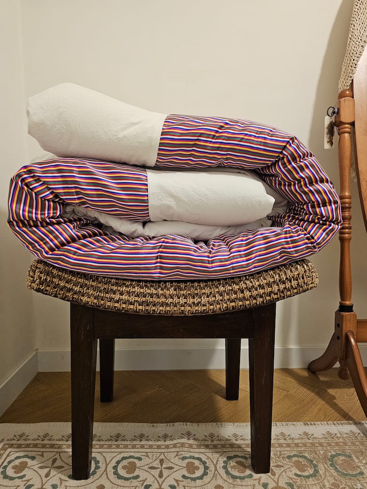 경복궁 서촌 소담한 별채 한옥 몽유(夢遊)-편백욕조,Netflix,disney+,서촌맛집 - Seoul