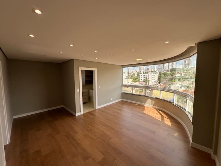 Aluguel: R$ 3.800,00 + Iptu + Condomínio (600,00) - Chapecó