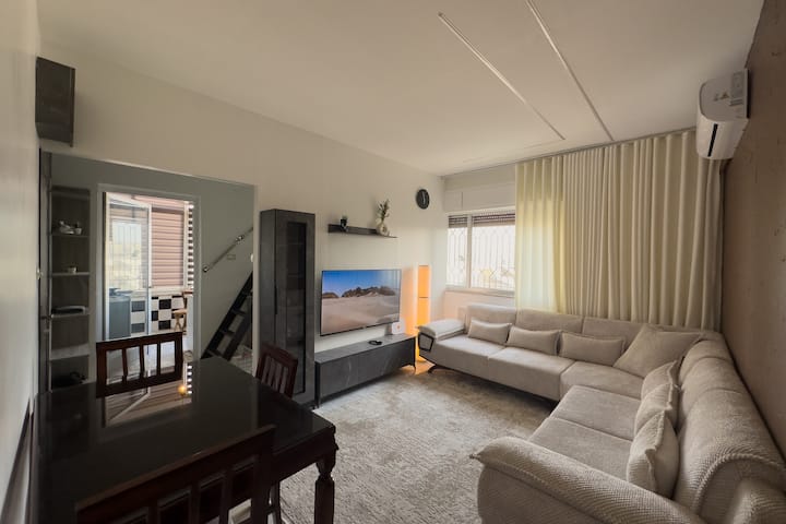 Modern Loft Studio: Panoramic Views & Smart Design - Amman