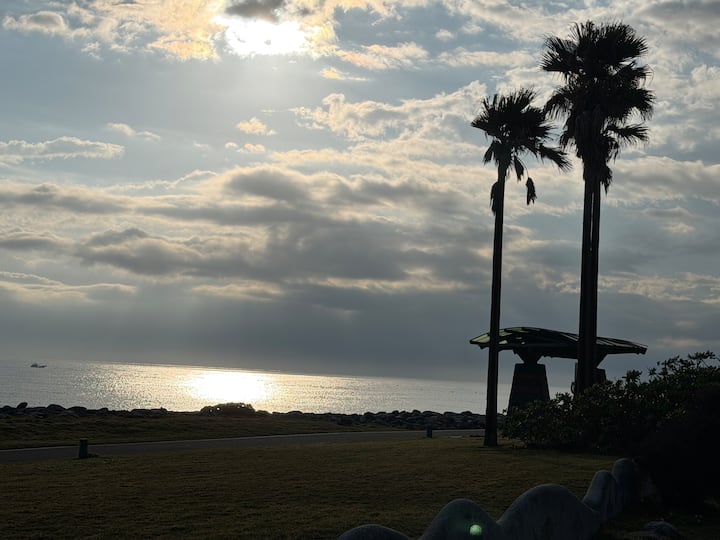 七星潭海景三人房，房內即可享受海景，東大門夜市只需13分鐘，藍海文旅401 - 新城鄉