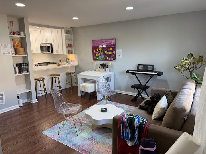 Family Retreat Destination, House Of Joy Skokie - Skokie, IL