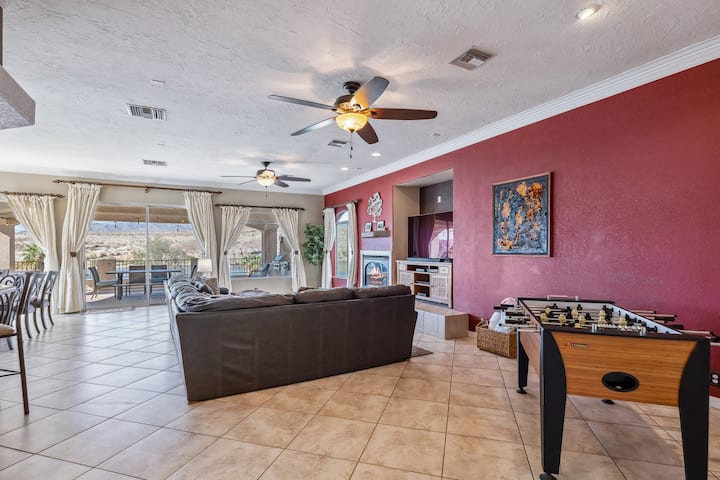 Luxury Waterfront | 6bd | 6ba | Sleeps 16 | Spa - Laughlin, NV