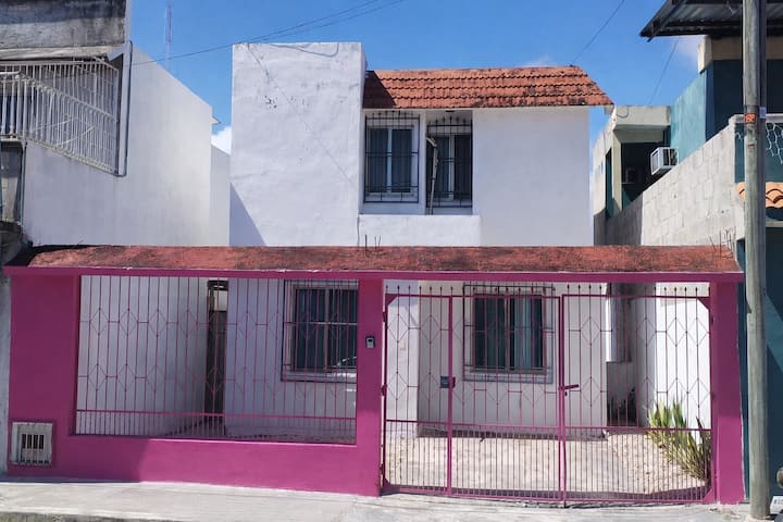 Casa Jardines.
"Cerca De Plaza Las Americas" - Chetumal