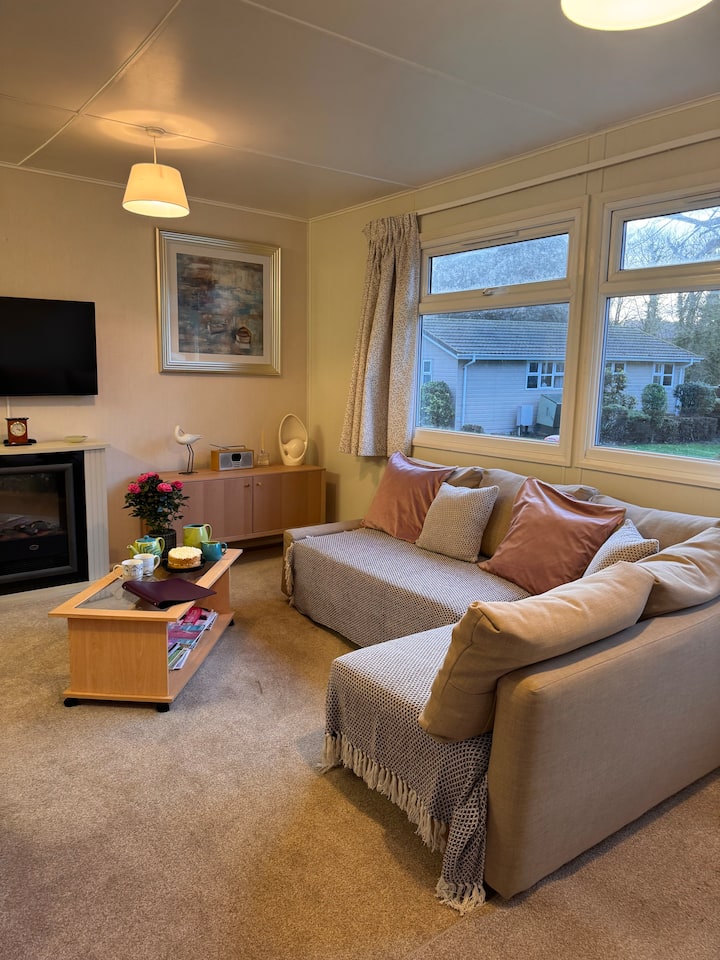 Cosy, Family & Dog Friendly, Seaside Quiet Chalet - Holt
