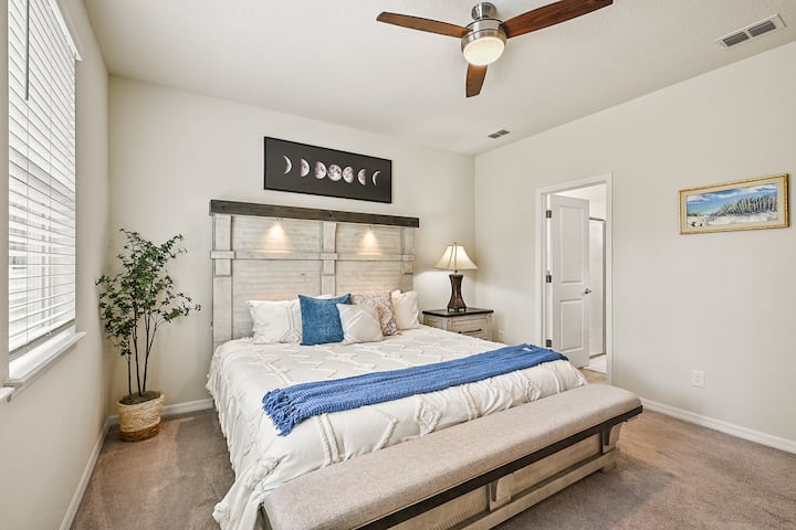 Jax Airport + Beaches Clean & Spacious Stay - Amelia Island, FL