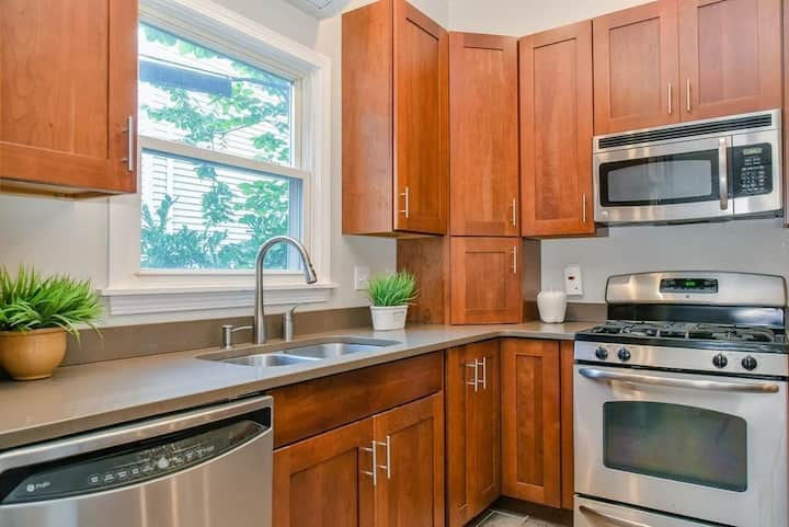 Large Private Suite In Modern Jamaica Plain Home - Boston, MA