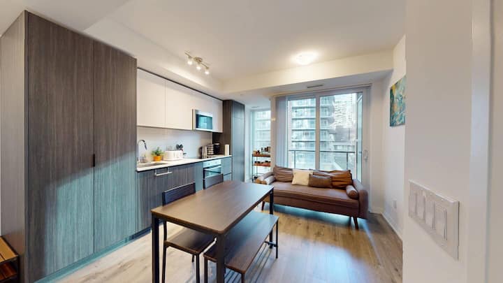 2br 2bath Downtown - Steps To St Andrew Station - Toronto