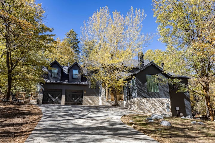 The Stillwater Estate (Short Walk To Lake!) - Lake Arrowhead, CA