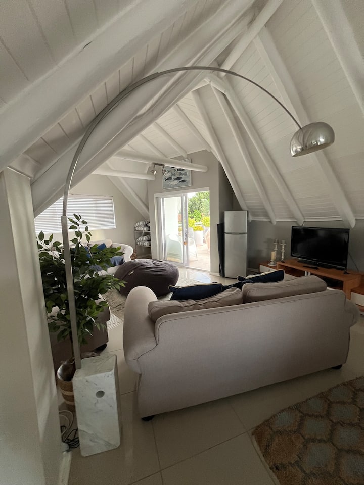 Unwind On The Canals - Saint Francis Bay