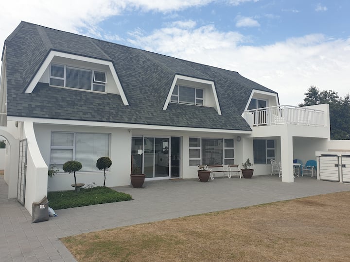 Unwind On The Canals - Saint Francis Bay