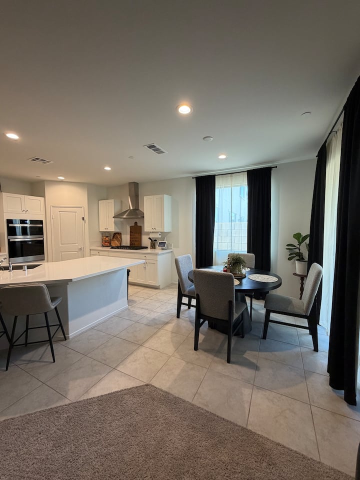 Stylish Home - Coachella, CA