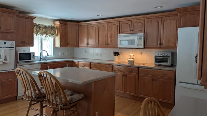 4 Mi To Gillette For Fifa! Beautiful Entire Home - Foxborough, MA