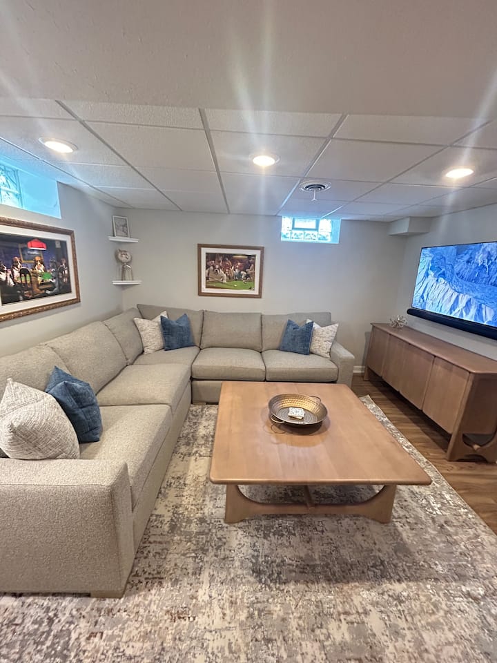Mid-century Modern Themed Surprise House - Oconomowoc, WI