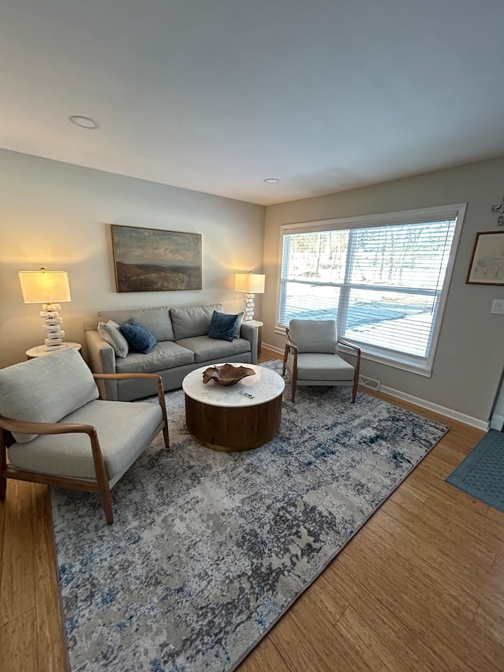 Mid-century Modern Themed Surprise House - Oconomowoc, WI