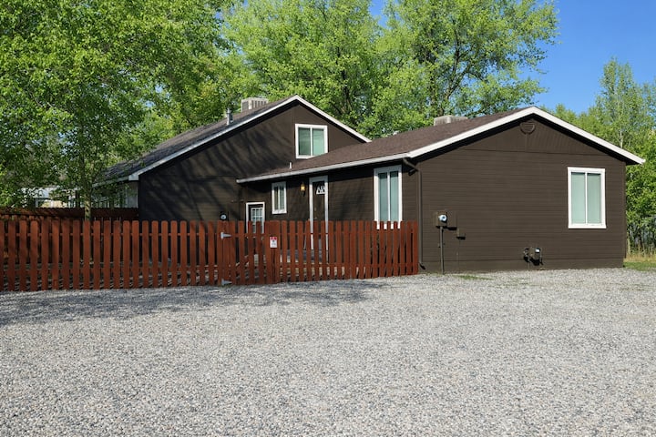 Grand View Guesthouse - Laughing Cat, Palisade