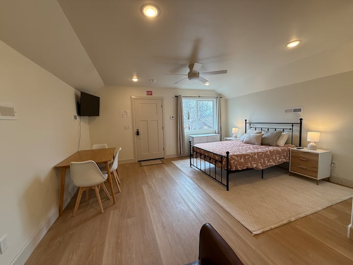 Private Studio Apartment Near Zion & Sand Hollow - Hurricane, UT