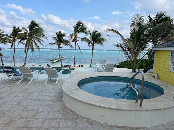 Blue Sea Hideaway ~Perfect 1-bedroom Studio For 2 - Cayman Islands