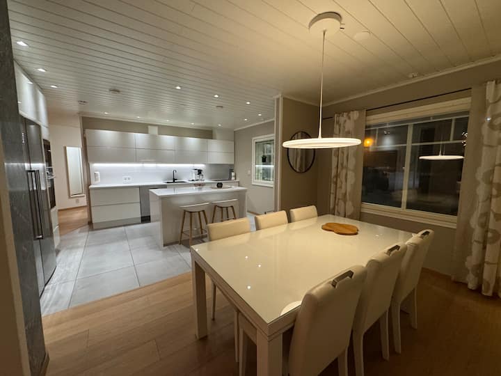 Iso Ja Siisti Omakotitalo N. 180m2. - Keminmaa