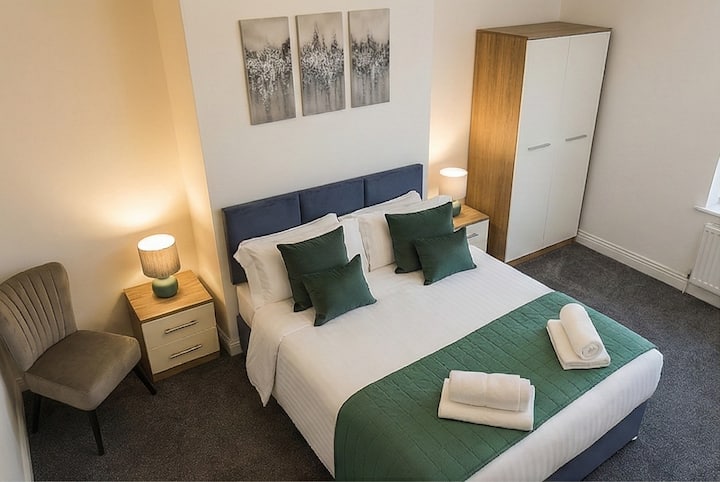 30% Off-contractors - Relocates- Business - Huddersfield