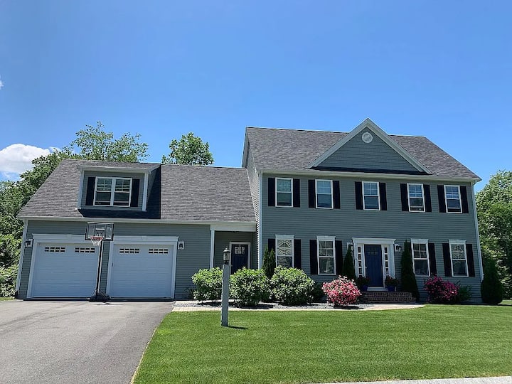 Walk To Gillette | World Cup Spacious Home - Foxborough, MA