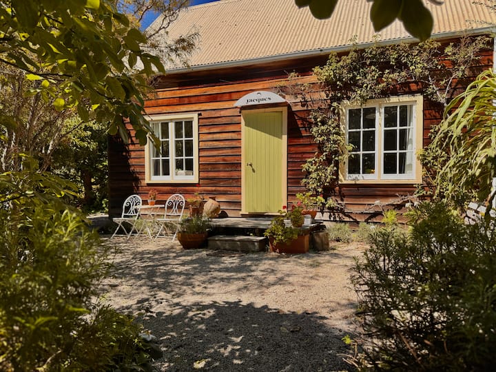 The French Cottage - Akaroa