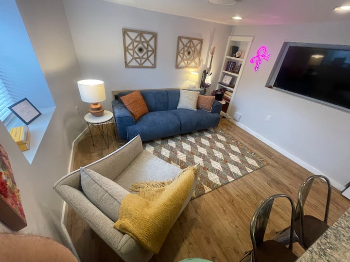 Rustic Modern Midtown Flat - Minnesota