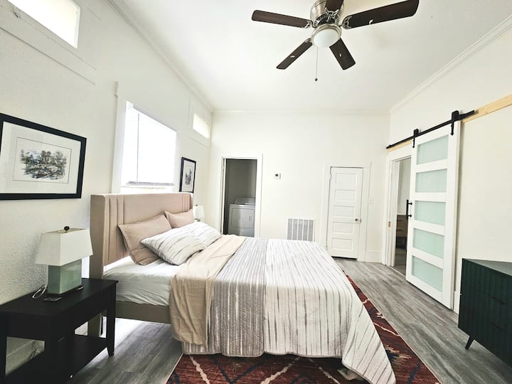 Quiet Fairmount 1br Retreat | Walk To Magnolia St - Fort Worth, TX