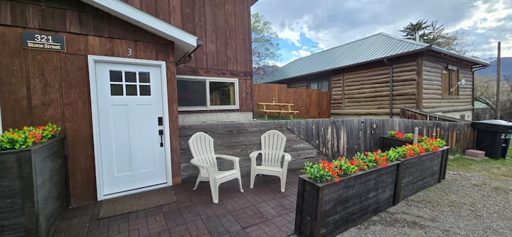Minutes To Yellowstone | Gardiner Retreat - Gardiner, MT