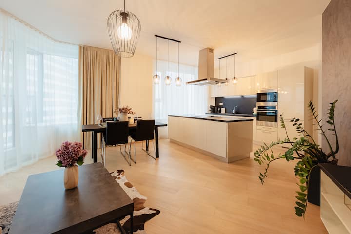 Bnb : Panorama City Luxury Retreat - Pozsony