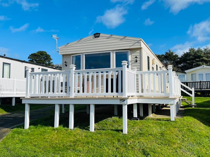 3 Bedroom Caravan Cw44, Whitecliff Bay - Sandown