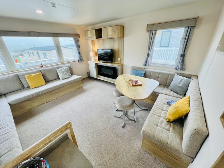 3 Bedroom Caravan Cw44, Whitecliff Bay - Sandown