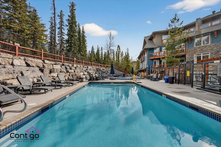 Alpine Luxe | Mtn Views | Pool & Hot Tub | Gym |Ac - Canmore