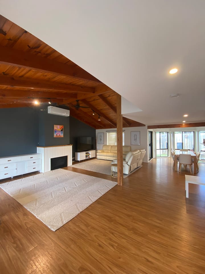 Family Beach House - Ocean Grove