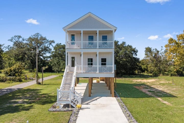 Coastal Haven: Serenity By The Shore In Biloxi - Biloxi