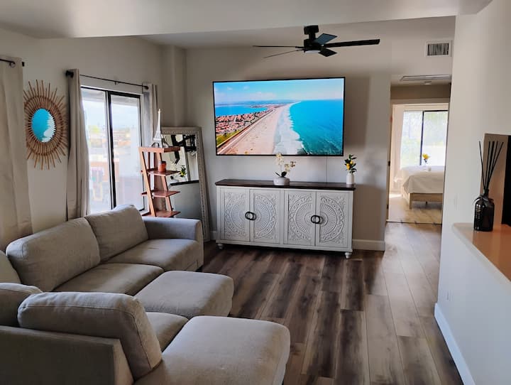 Mi Casa Es Su Casa - San Diego, CA