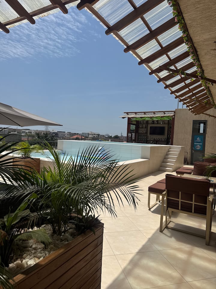 Modern Studio | Rooftop Pool & Gym | Bar | Accra - Ghana