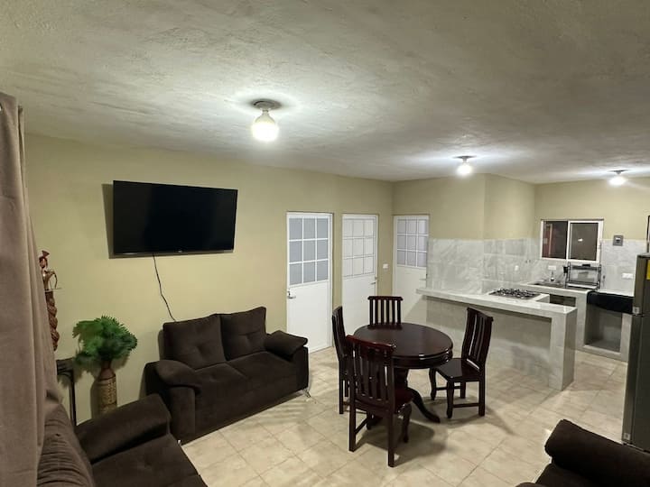 Departamento Independiente A 10 Min De La Playa - タンピコ