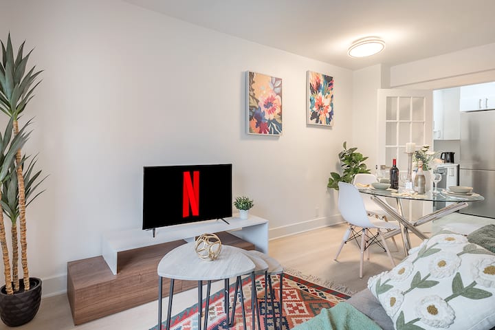 Modern Downtown 1br | Walk Score 100 | Metro + W/d - Montreal