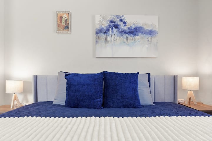 Charming Farmhouse Less Than A Mile From Beaches - Erie, PA