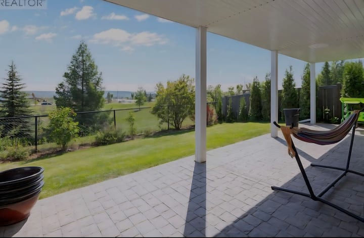 2 Bedroom Executive Basment Suite - Fort McMurray