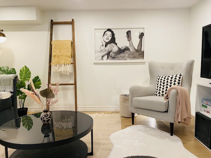 Fabulous 2-bedroom Guest Suite In West End Toronto - 多倫多