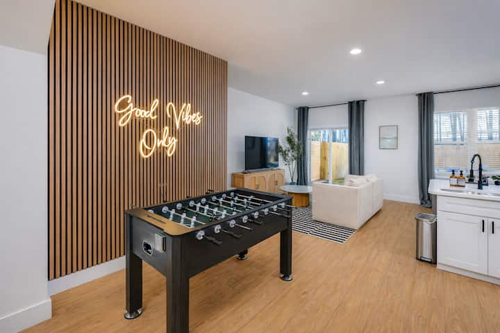 New| Family | Pet Friendly | 65" Tv| Fire Pit| Wd - Lake Bowen, SC