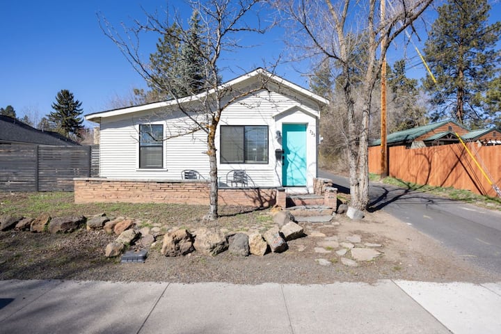 Westside Hidden Gem! Walkable 2 Br - Bend, OR