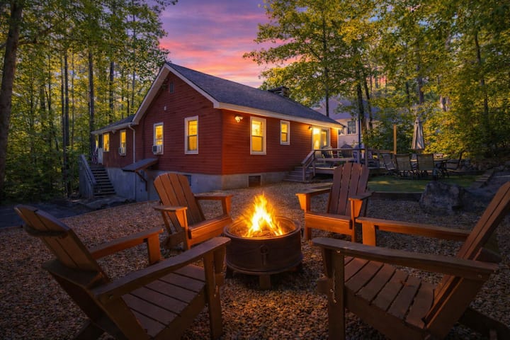 Lakes Region Retreat | Fire Pit | Alton Bay - Alton, NH
