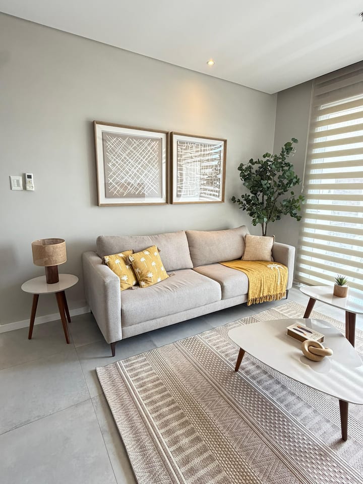 Stylish 2br Apartment In Los Laureles W/ Balcony - Asunción