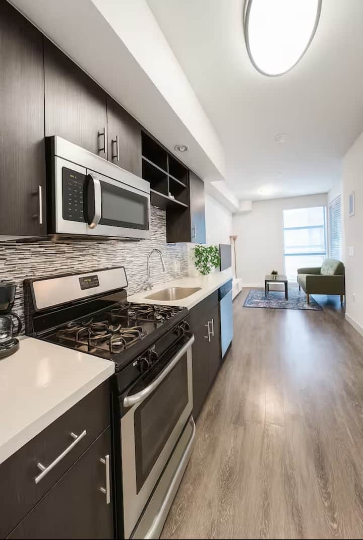 Luxury Dtla Studio | Crypto Arena | Rooftop Pool - Vernon, CA
