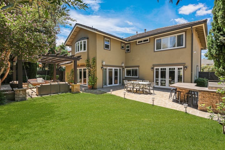 Hb | Backyard W Bbq, Firepit, & Nice Setting - Huntington Beach, CA