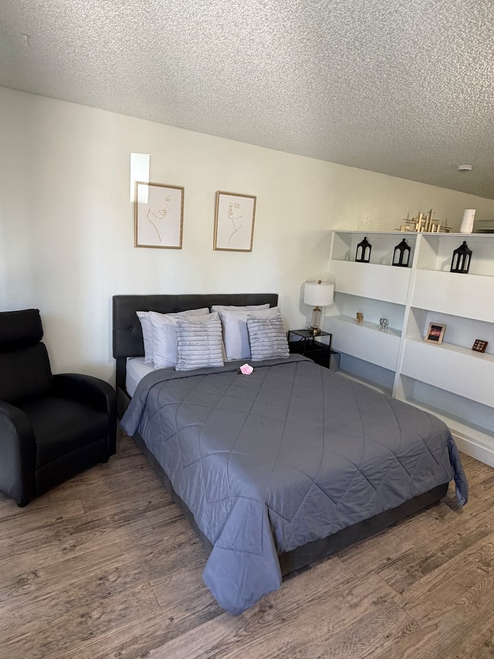 Cozy And Beautiful Studio - CES Las Vegas