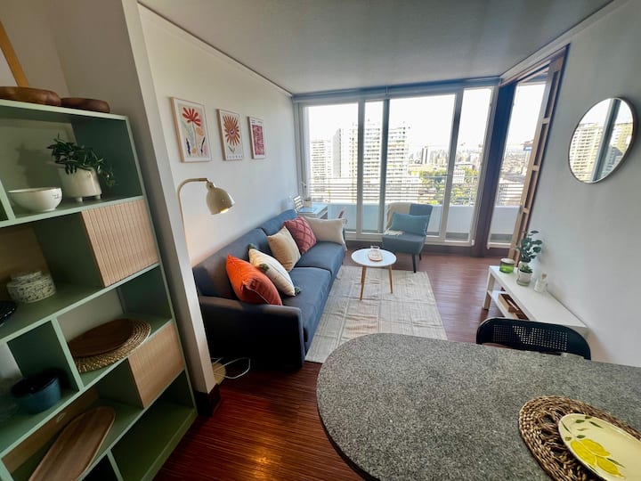 Cómodo Depto. + Parking: A Pasos Metro U. De Chile - Santiago