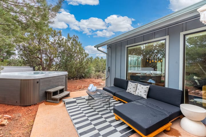 Walkable, Family-friendly Home W/ Hot Tub - Sedona, AZ